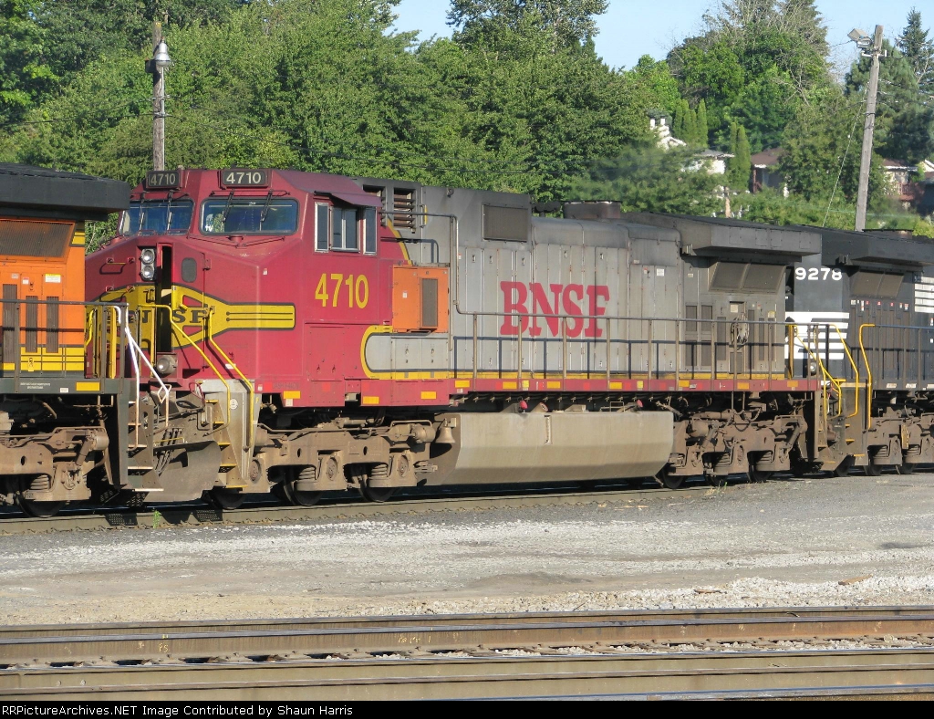 BNSF4710 C44-9W Warbonnet